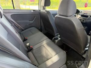 White Volkswagen Golf Plus 2011 in Valmiera, with an engine capacity of 1.60 L and mileage of 362 thousand km for 2290 €, photo 19 on AUTOMOTO.COM.LV