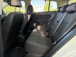 White Volkswagen Golf Plus 2011 in Valmiera, with an engine capacity of 1.60 L and mileage of 362 thousand km for 2290 €, photo 20 on AUTOMOTO.COM.LV