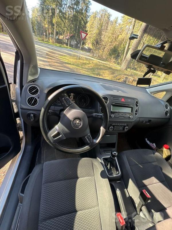 Balts Volkswagen Golf Plus 2011 Ogre, ar dzinēja tilpumu 1.60 L un nobraukumu 235 tūkst. km par 3990 €, foto 4 vietnē AUTOMOTO.COM.LV
