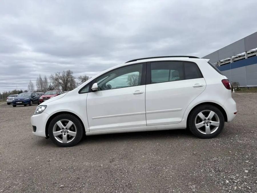 Balts Volkswagen Golf Plus 2012 Daugavpils, ar dzinēja tilpumu 1.60 L un nobraukumu 361 tūkst. km par 4150 €, foto 3 vietnē AUTOMOTO.COM.LV