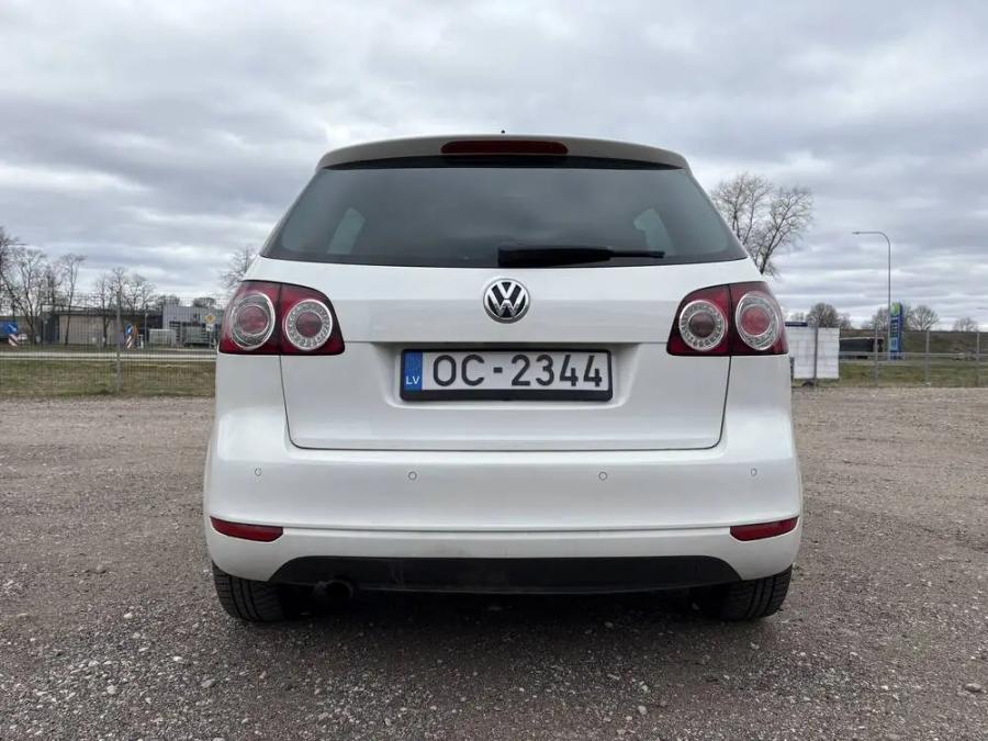 Balts Volkswagen Golf Plus 2012 Daugavpils, ar dzinēja tilpumu 1.60 L un nobraukumu 361 tūkst. km par 4150 €, foto 5 vietnē AUTOMOTO.COM.LV