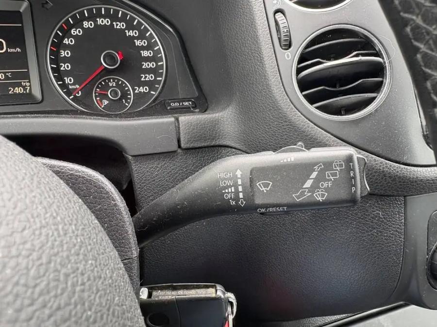 Balts Volkswagen Golf Plus 2012 Daugavpils, ar dzinēja tilpumu 1.60 L un nobraukumu 361 tūkst. km par 4150 €, foto 15 vietnē AUTOMOTO.COM.LV
