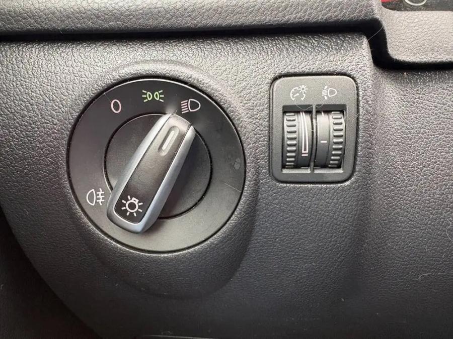 Balts Volkswagen Golf Plus 2012 Daugavpils, ar dzinēja tilpumu 1.60 L un nobraukumu 361 tūkst. km par 4150 €, foto 16 vietnē AUTOMOTO.COM.LV