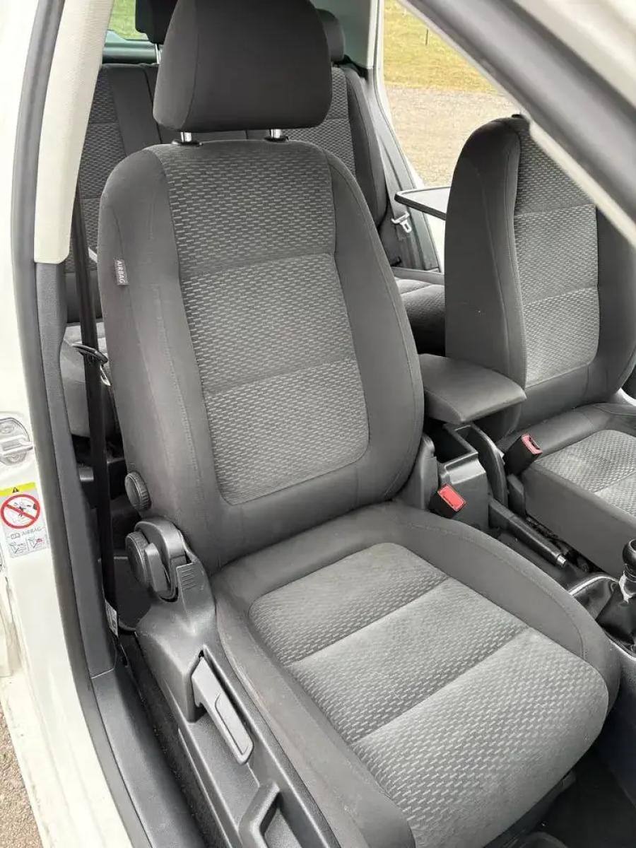 Balts Volkswagen Golf Plus 2012 Daugavpils, ar dzinēja tilpumu 1.60 L un nobraukumu 361 tūkst. km par 4150 €, foto 22 vietnē AUTOMOTO.COM.LV