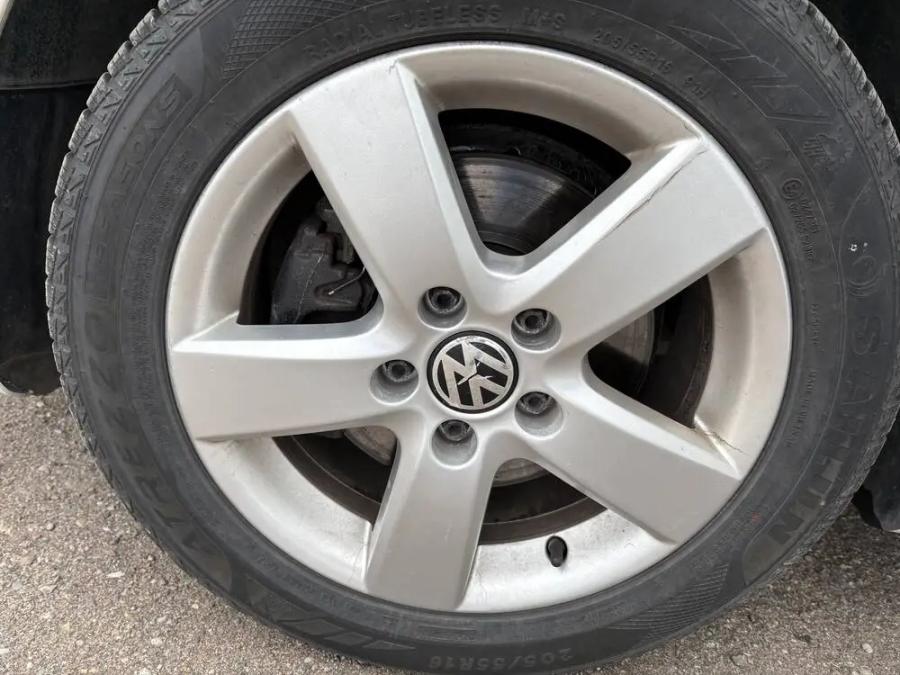 Balts Volkswagen Golf Plus 2012 Daugavpils, ar dzinēja tilpumu 1.60 L un nobraukumu 361 tūkst. km par 4150 €, foto 28 vietnē AUTOMOTO.COM.LV