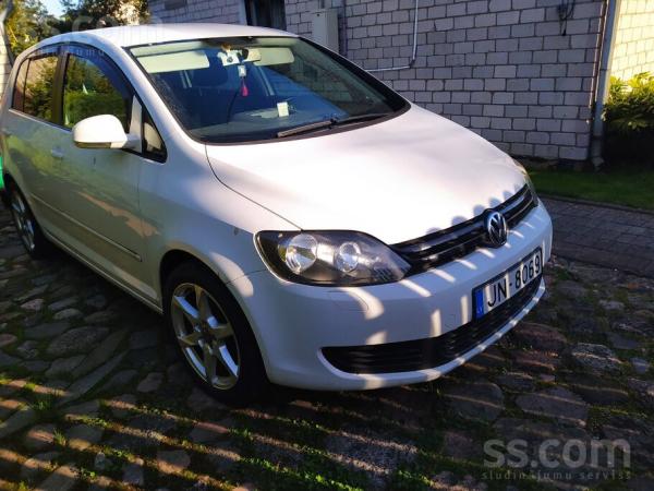 Balts Volkswagen Golf Plus 2012 Ventspils, ar dzinēja tilpumu 1.60 L un nobraukumu 196 tūkst. km par 3500 €, foto 3 vietnē AUTOMOTO.COM.LV