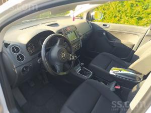 Balts Volkswagen Golf Plus 2012 Ventspils, ar dzinēja tilpumu 1.60 L un nobraukumu 196 tūkst. km par 3500 €, foto 5 vietnē AUTOMOTO.COM.LV