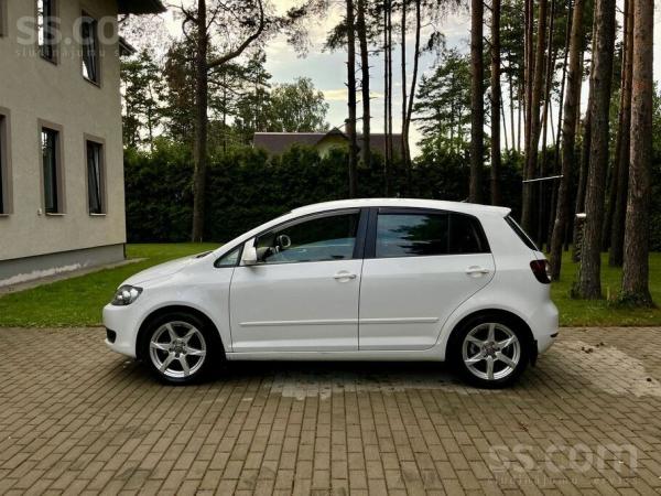 Balts Volkswagen Golf Plus 2012 Rīga, ar dzinēja tilpumu 1.60 L un nobraukumu 157 tūkst. km par 4500 €, foto 5 vietnē AUTOMOTO.COM.LV
