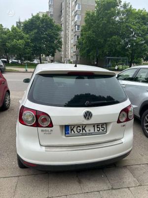 White Volkswagen Golf Plus 2008 in Vilnius, with an engine capacity of 1.40 L and mileage of 331 thousand km for 1800 €, photo 5 on AUTOMOTO.COM.LV