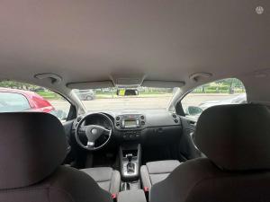 White Volkswagen Golf Plus 2008 in Vilnius, with an engine capacity of 1.40 L and mileage of 331 thousand km for 1800 €, photo 9 on AUTOMOTO.COM.LV