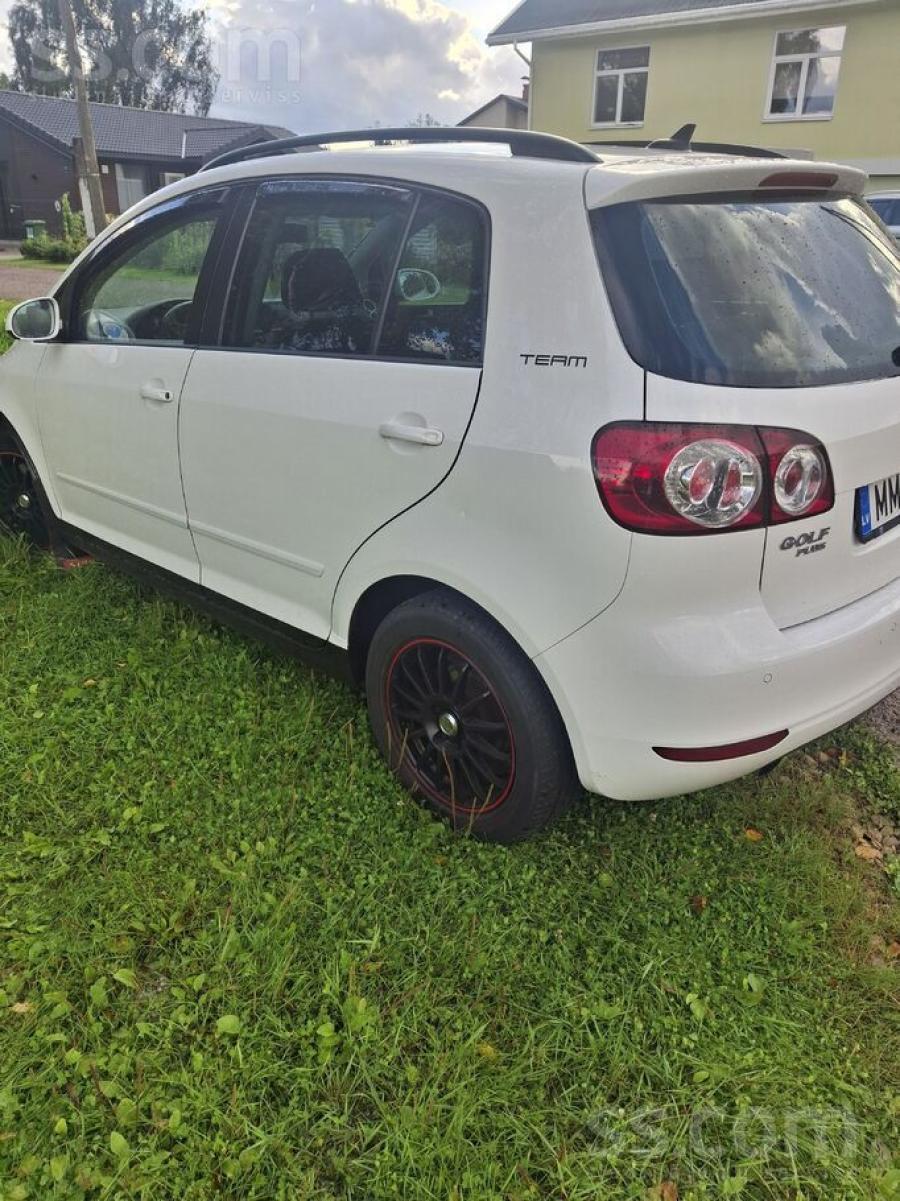 Balts Volkswagen Golf Plus 2010 Rīga, ar dzinēja tilpumu 1.60 L un nobraukumu 280 tūkst. km par 3800 €, foto 5 vietnē AUTOMOTO.COM.LV