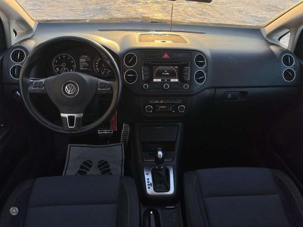 Yellow Volkswagen Golf Plus 2011 in Kretinga, with an engine capacity of 1.20 L and mileage of 183 thousand km for 5500 €, photo 5 on AUTOMOTO.COM.LV