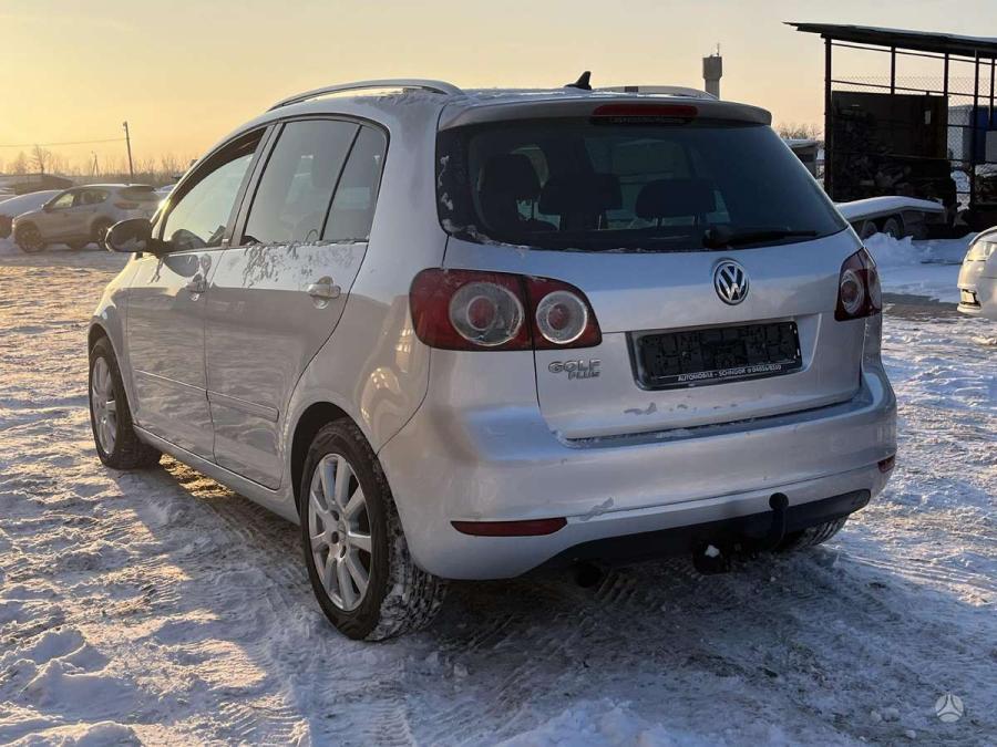 Dzeltens Volkswagen Golf Plus 2011 Kretinga, ar dzinēja tilpumu 1.20 L un nobraukumu 183 tūkst. km par 5499 €, foto 6 vietnē AUTOMOTO.COM.LV