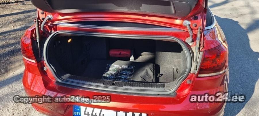 Red Volkswagen Golf 2012 in Tallinn, with an engine capacity of 1.40 L and mileage of 230 thousand km for 8800 €, photo 12 on AUTOMOTO.COM.LV