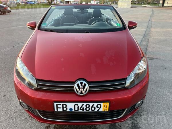 Red Volkswagen Golf 2014 in Riga, with an engine capacity of 2.00 L and mileage of 114 thousand km for 6999 €, photo 3 on AUTOMOTO.COM.LV