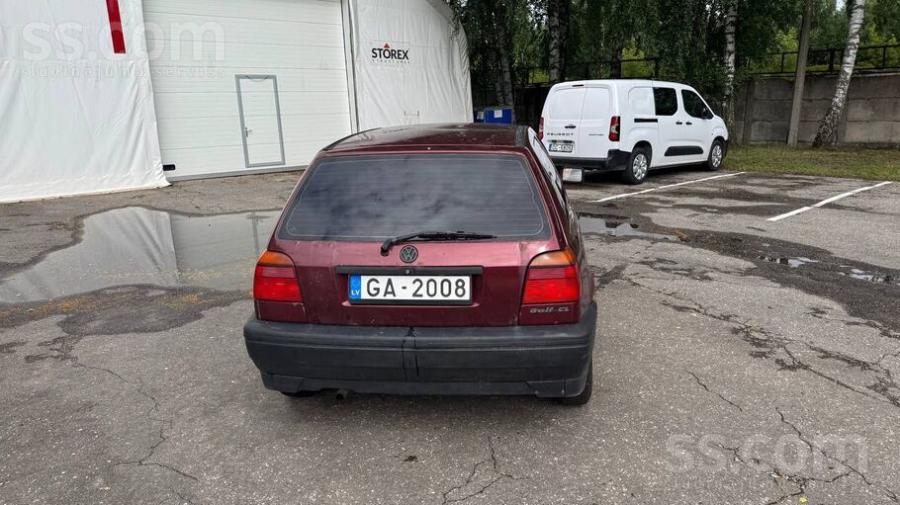 Sarkans Volkswagen Golf 1992 Rīga, ar dzinēja tilpumu 1.40 L un nobraukumu 40 tūkst. km par 550 €, foto 4 vietnē AUTOMOTO.COM.LV