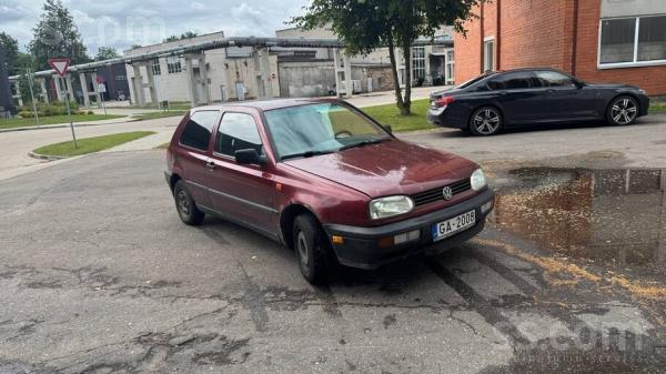 Красный Фольксваген Гольф 1992 в Рига, объемом двигателя 1.40 л и пробегом 40 тыс. км за 550 €, фото 5 на AUTOMOTO.COM.LV