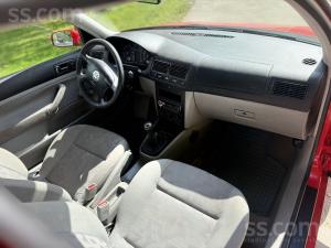 Sarkans Volkswagen Golf 1998 Cēsis, ar dzinēja tilpumu 1.60 L un nobraukumu 185 tūkst. km par 2050 €, foto 7 vietnē AUTOMOTO.COM.LV