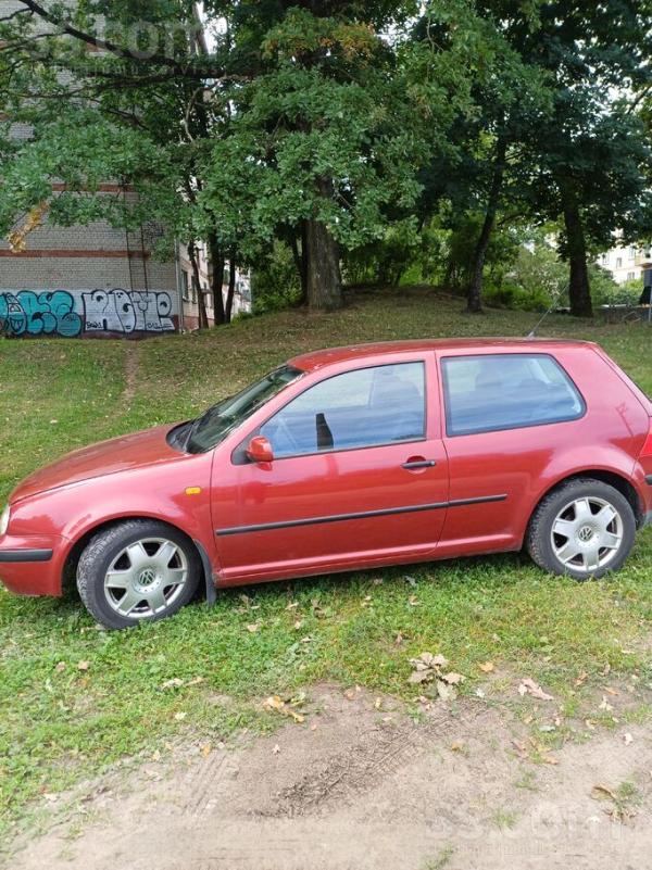 Красный Фольксваген Гольф 1998 в Рига, объемом двигателя 1.60 л и пробегом 186 тыс. км за 700 €, фото 3 на AUTOMOTO.COM.LV