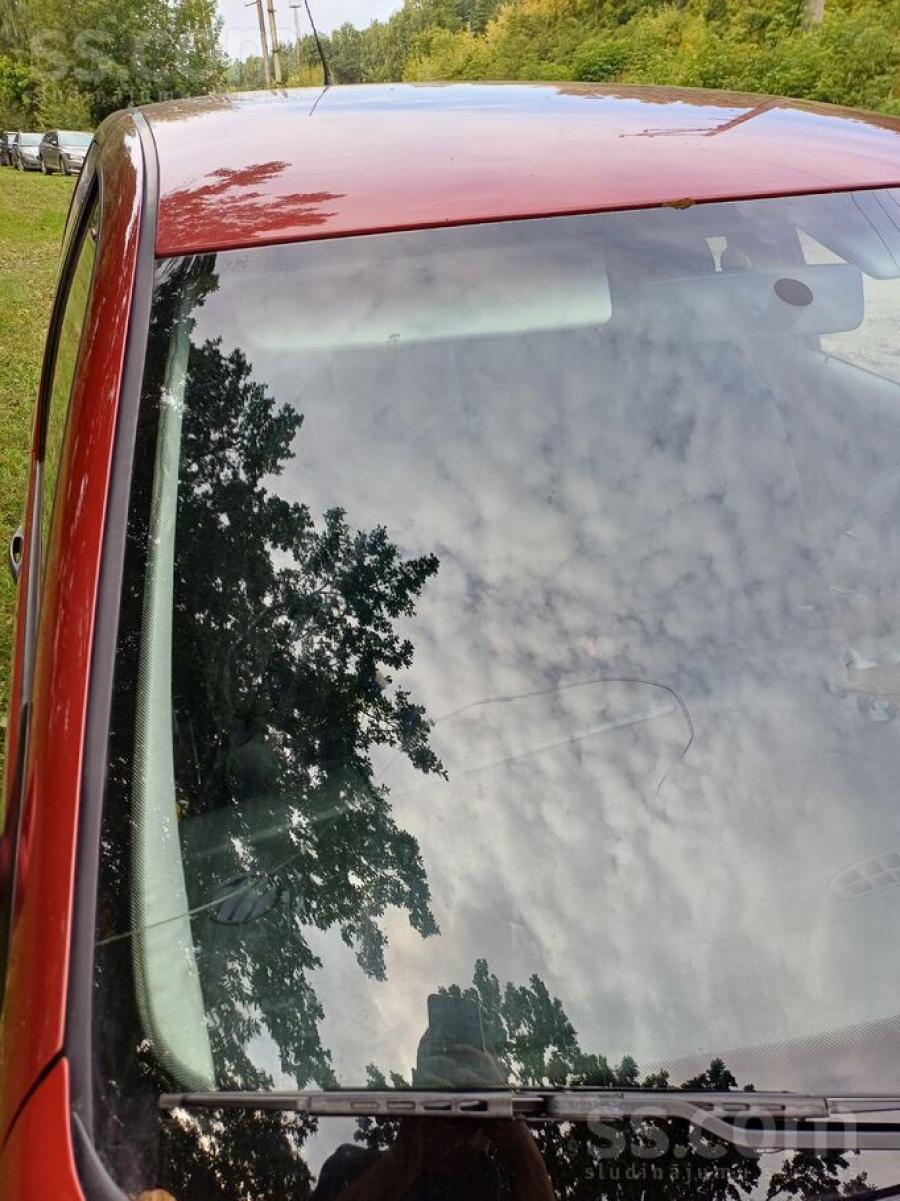 Sarkans Volkswagen Golf 1998 Rīga, ar dzinēja tilpumu 1.60 L un nobraukumu 186 tūkst. km par 700 €, foto 8 vietnē AUTOMOTO.COM.LV