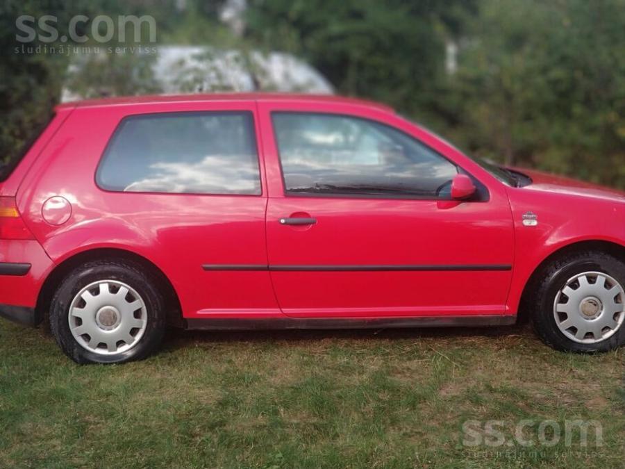 Sarkans Volkswagen Golf 1999 Rīga, ar dzinēja tilpumu 1.60 L un nobraukumu 241 tūkst. km par 450 €, foto 3 vietnē AUTOMOTO.COM.LV