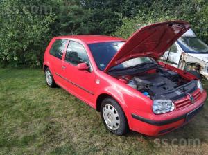 Sarkans Volkswagen Golf 1999 Rīga, ar dzinēja tilpumu 1.60 L un nobraukumu 241 tūkst. km par 450 €, foto 4 vietnē AUTOMOTO.COM.LV
