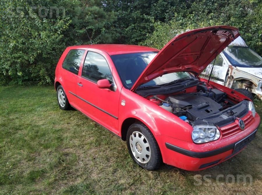 Sarkans Volkswagen Golf 1999 Rīga, ar dzinēja tilpumu 1.60 L un nobraukumu 241 tūkst. km par 450 €, foto 4 vietnē AUTOMOTO.COM.LV