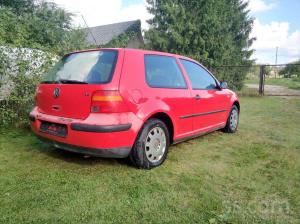 Sarkans Volkswagen Golf 1999 Rīga, ar dzinēja tilpumu 1.60 L un nobraukumu 241 tūkst. km par 450 €, foto 6 vietnē AUTOMOTO.COM.LV