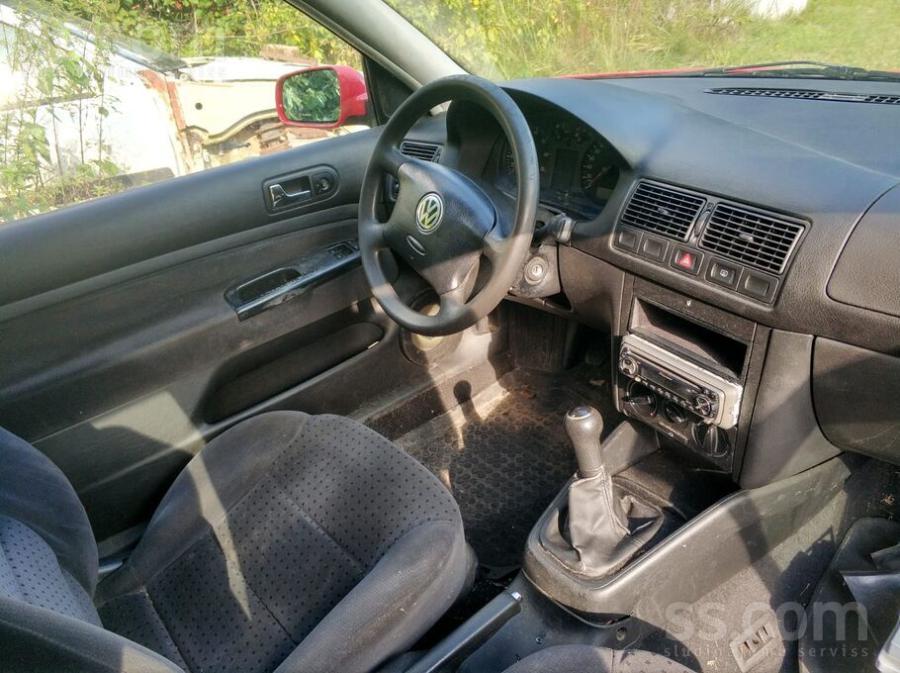 Sarkans Volkswagen Golf 1999 Rīga, ar dzinēja tilpumu 1.60 L un nobraukumu 241 tūkst. km par 450 €, foto 8 vietnē AUTOMOTO.COM.LV