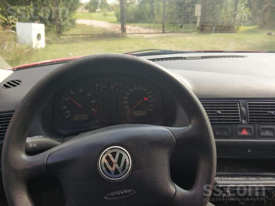 Sarkans Volkswagen Golf 1999 Rīga, ar dzinēja tilpumu 1.60 L un nobraukumu 241 tūkst. km par 450 €, foto 9 vietnē AUTOMOTO.COM.LV