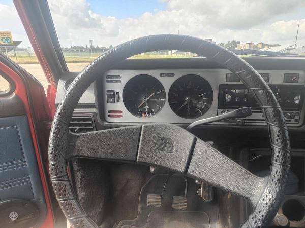 Red Volkswagen Golf 1979 in Mazeikiai, with an engine capacity of 1.57 L and mileage of 360 thousand km for 3500 €, photo 9 on AUTOMOTO.COM.LV