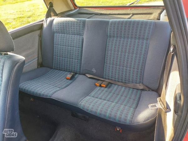 Red Volkswagen Golf 1984 in Klaipeda, with an engine capacity of 1.60 L and mileage of 168 thousand km for 800 €, photo 8 on AUTOMOTO.COM.LV