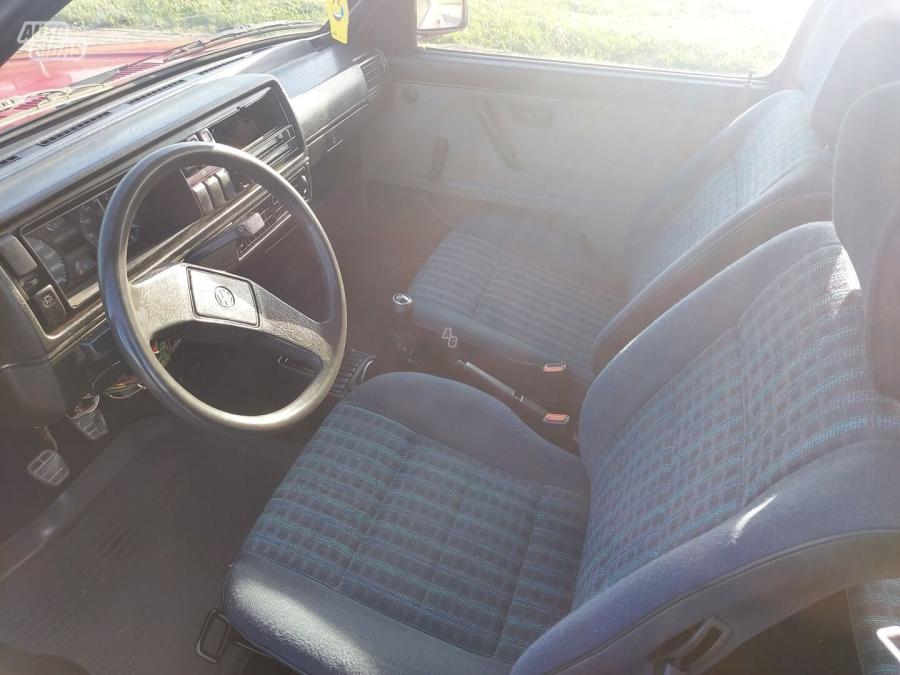 Sarkans Volkswagen Golf 1984 Klaipėda, ar dzinēja tilpumu 1.60 L un nobraukumu 168 tūkst. km par 800 €, foto 8 vietnē AUTOMOTO.COM.LV