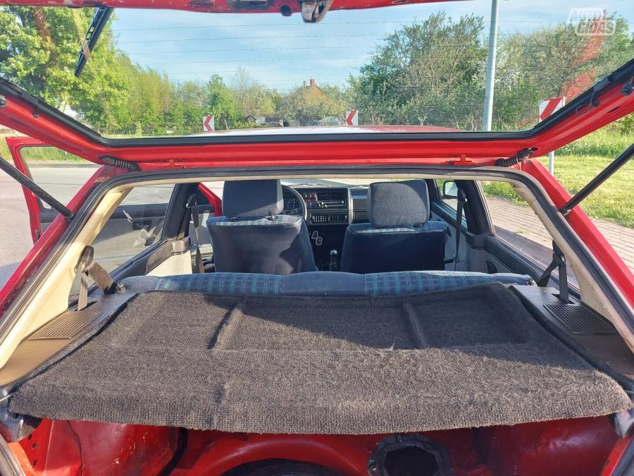 Sarkans Volkswagen Golf 1984 Klaipėda, ar dzinēja tilpumu 1.60 L un nobraukumu 168 tūkst. km par 800 €, foto 10 vietnē AUTOMOTO.COM.LV