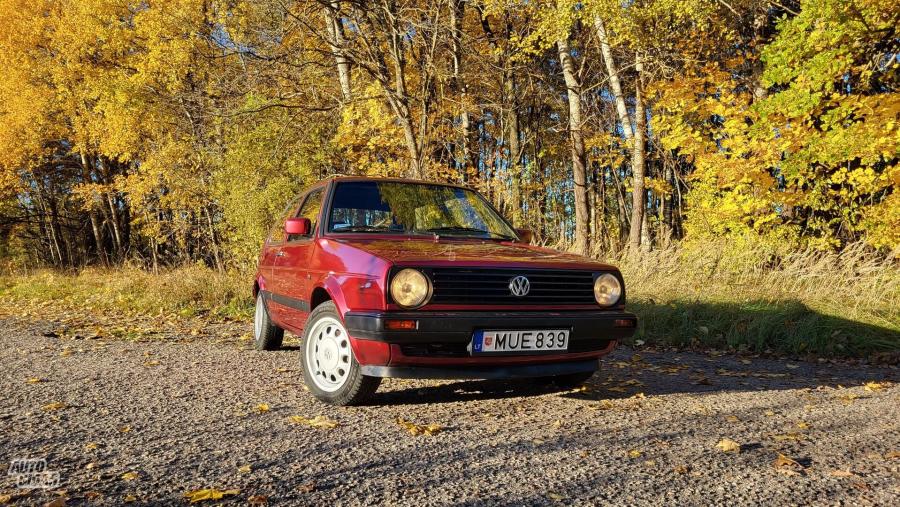 Red Volkswagen Golf 1988 in Vilnius, with an engine capacity of 1.80 L and mileage of 326 thousand km for 2400 €, photo 2 on AUTOMOTO.COM.LV