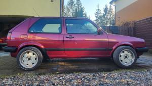 Red Volkswagen Golf 1988 in Vilnius, with an engine capacity of 1.80 L and mileage of 326 thousand km for 2400 €, photo 14 on AUTOMOTO.COM.LV