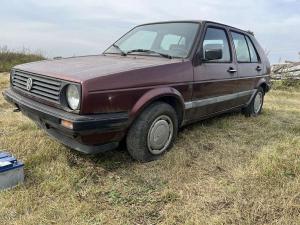 Red Volkswagen Golf 1988 in Vilnius, with an engine capacity of 1.78 L and mileage of 20 thousand km for 600 €, photo 2 on AUTOMOTO.COM.LV