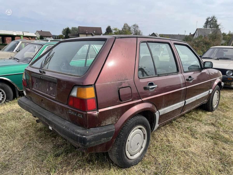 Red Volkswagen Golf 1988 in Vilnius, with an engine capacity of 1.78 L and mileage of 20 thousand km for 600 €, photo 4 on AUTOMOTO.COM.LV