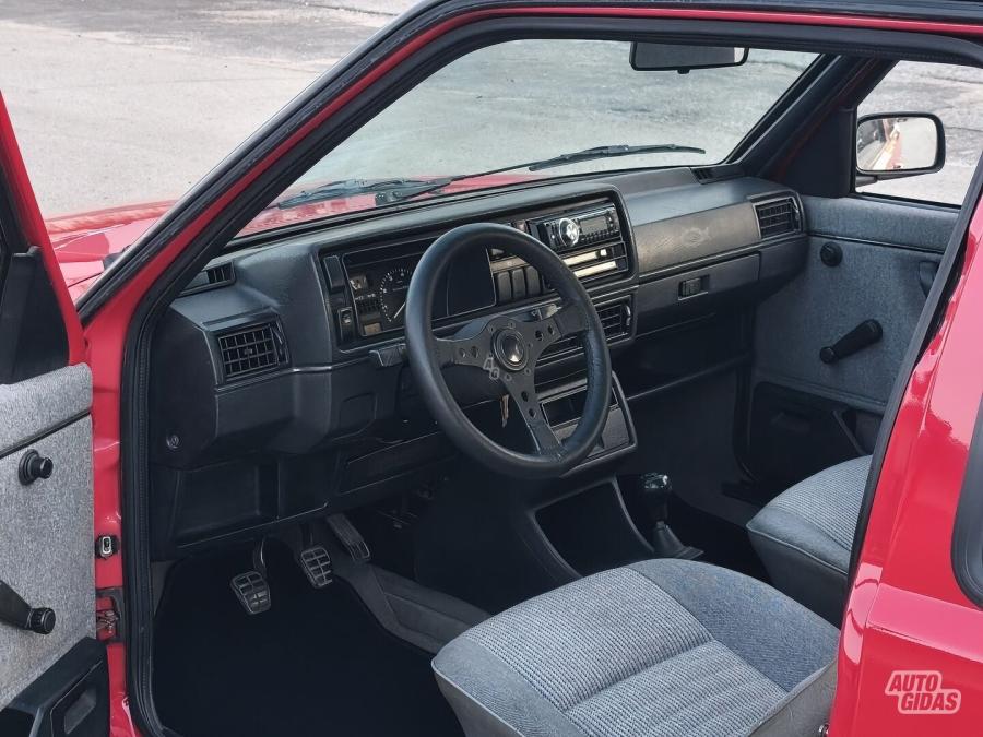 Sarkans Volkswagen Golf 1988 Alīta, ar dzinēja tilpumu 1.60 L un nobraukumu 268 tūkst. km par 4400 €, foto 10 vietnē AUTOMOTO.COM.LV