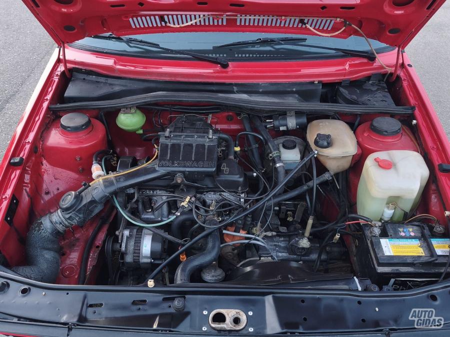 Sarkans Volkswagen Golf 1988 Alīta, ar dzinēja tilpumu 1.60 L un nobraukumu 268 tūkst. km par 4400 €, foto 12 vietnē AUTOMOTO.COM.LV