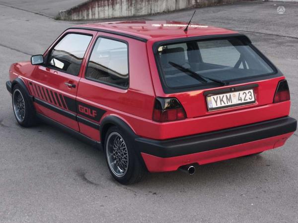 Red Volkswagen Golf 1988 in Alytus, with an engine capacity of 1.60 L and mileage of 320 thousand km for 4300 €, photo 4 on AUTOMOTO.COM.LV