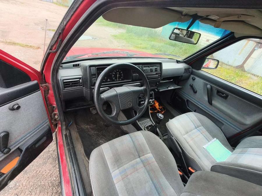 Sarkans Volkswagen Golf 1989 Druskininkai, ar dzinēja tilpumu 1.60 L un nobraukumu 270 tūkst. km par 600 €, foto 6 vietnē AUTOMOTO.COM.LV