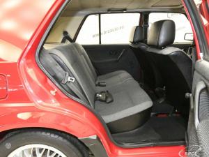 Red Volkswagen Golf 1990 in Vilnius, with an engine capacity of 1.59 L and mileage of 238 thousand km for 5950 €, photo 10 on AUTOMOTO.COM.LV