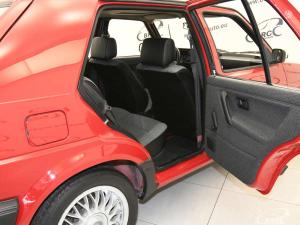 Red Volkswagen Golf 1990 in Vilnius, with an engine capacity of 1.59 L and mileage of 238 thousand km for 5950 €, photo 13 on AUTOMOTO.COM.LV