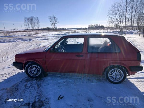 Sarkans Volkswagen Golf 1990 Liepāja, ar dzinēja tilpumu 1.60 L un nobraukumu 396 tūkst. km par 2950 €, foto 1 vietnē AUTOMOTO.COM.LV
