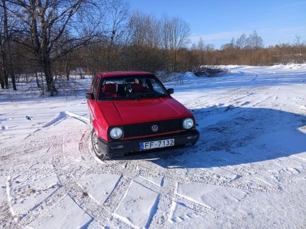 Sarkans Volkswagen Golf 1990 Liepāja, ar dzinēja tilpumu 1.60 L un nobraukumu 396 tūkst. km par 2950 €, foto 4 vietnē AUTOMOTO.COM.LV