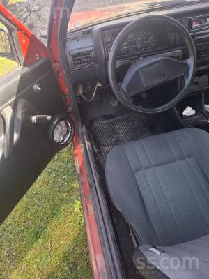 Sarkans Volkswagen Golf 1990 Bauska, ar dzinēja tilpumu 1.30 L un nobraukumu 224 tūkst. km par 1100 €, foto 4 vietnē AUTOMOTO.COM.LV