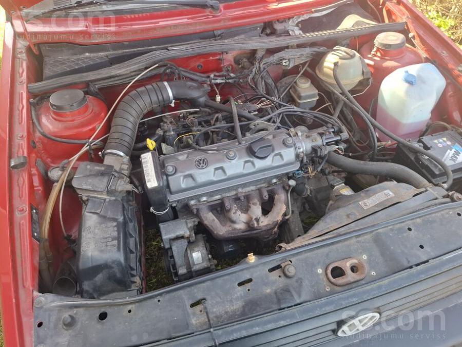 Sarkans Volkswagen Golf 1990 Bauska, ar dzinēja tilpumu 1.30 L un nobraukumu 224 tūkst. km par 1100 €, foto 5 vietnē AUTOMOTO.COM.LV