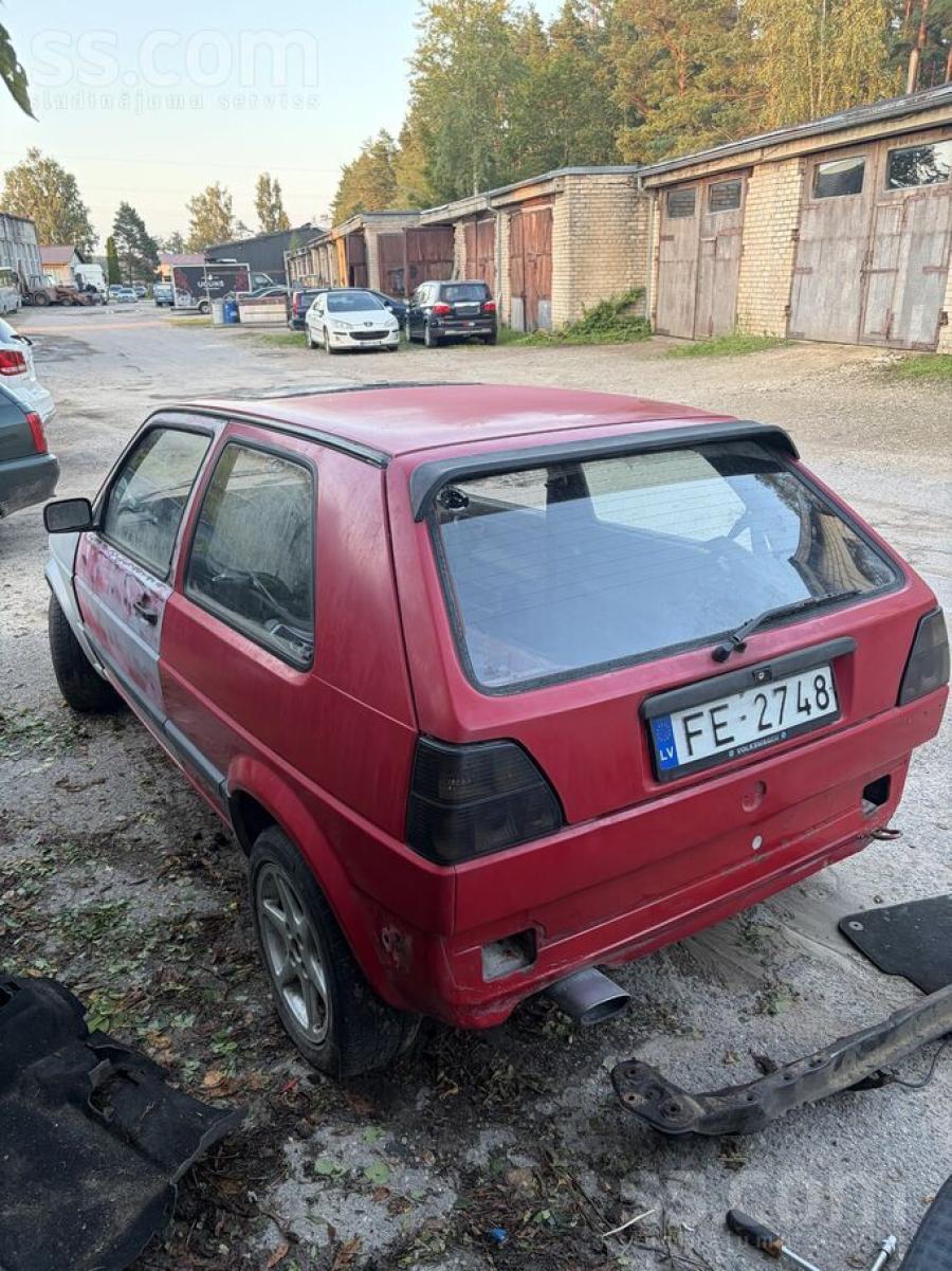 Red Volkswagen Golf 1990 in Ogre, with an engine capacity of 1.90 L and mileage of 80 thousand km for 500 €, photo 4 on AUTOMOTO.COM.LV