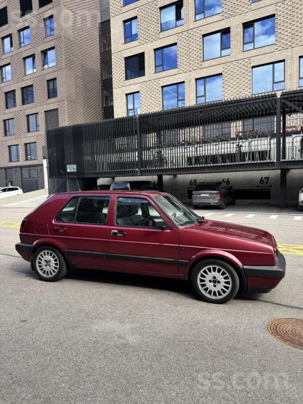 Volkswagen Golf 1990 Rīga vietnē Sarkans Volkswagen Golf 1990 Rīga, ar dzinēja tilpumu 2.80 L un nobraukumu 231 tūkst. km par 6000 €, foto 5 vietnē AUTOMOTO.COM.LV